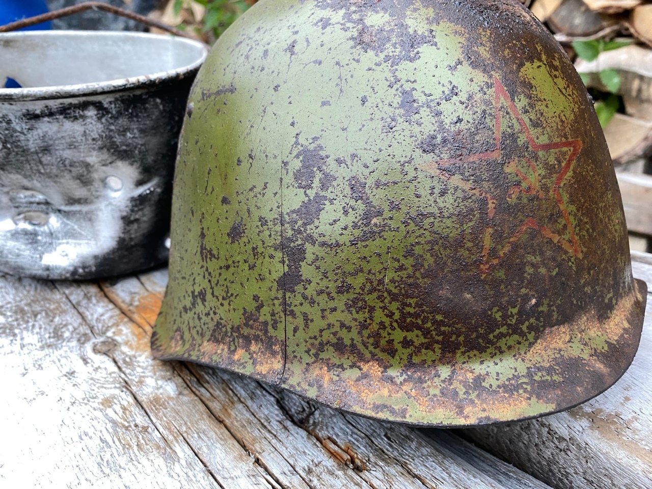 Soviet Red Army SSh-39 and battle damage Mess tin round – Alakurtti found